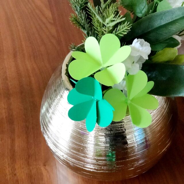 Easy Four Leaf Clover Paper Craft - DIY Inspired