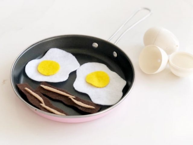 DIY Felt Breakfast Food - DIY Inspired